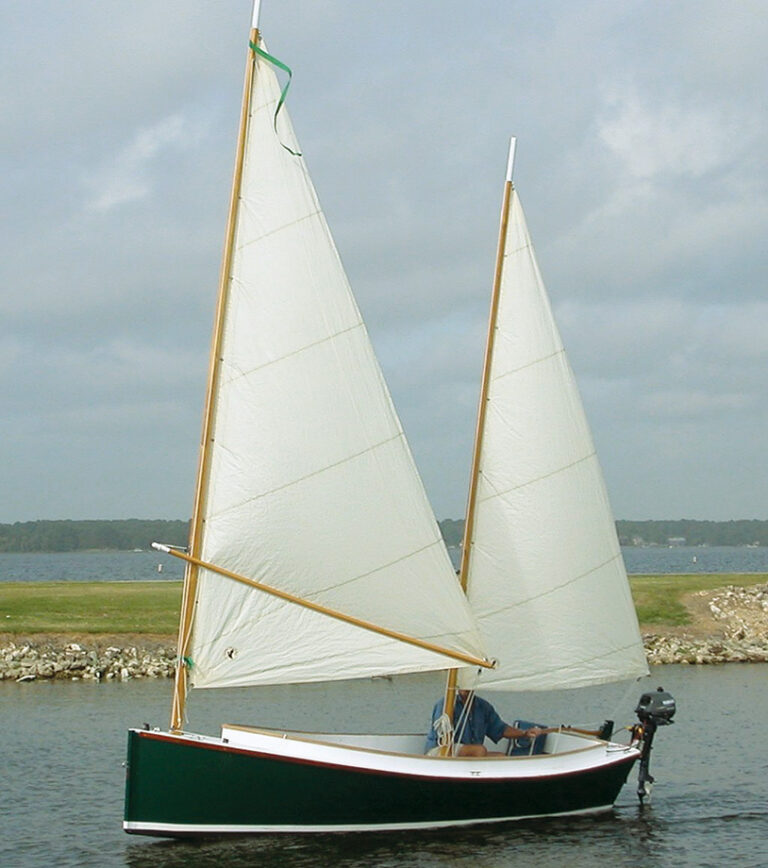 Flat-Bottomed Boats for Power, Sail, Paddle, and Oar - Mastering Skills ...
